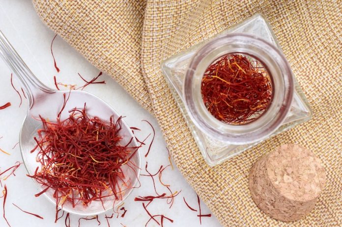 Szafran - przyprawa na wagę złota. Właściwości i zastosowanie. Czytaj
